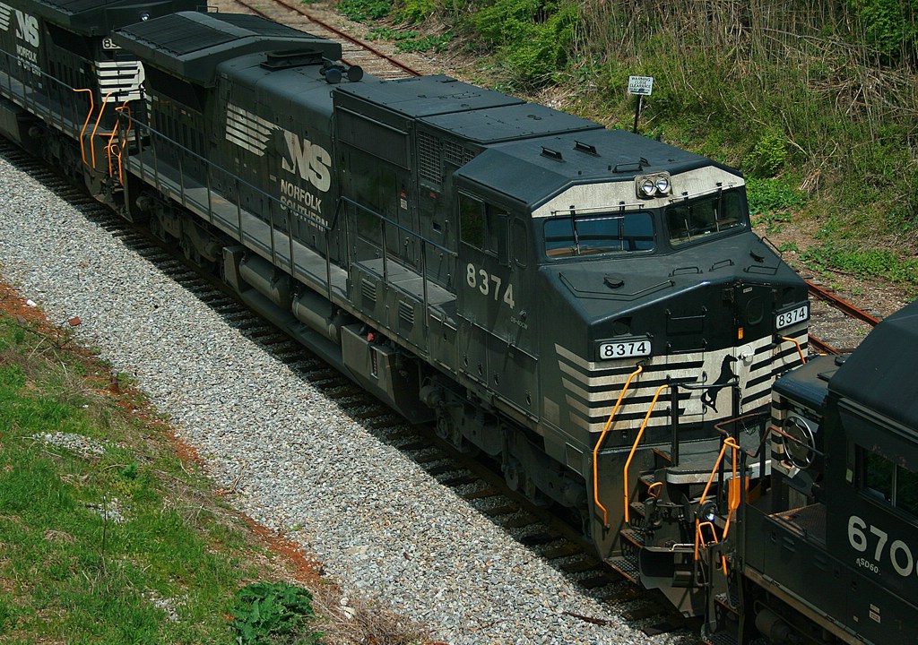 NS 8374